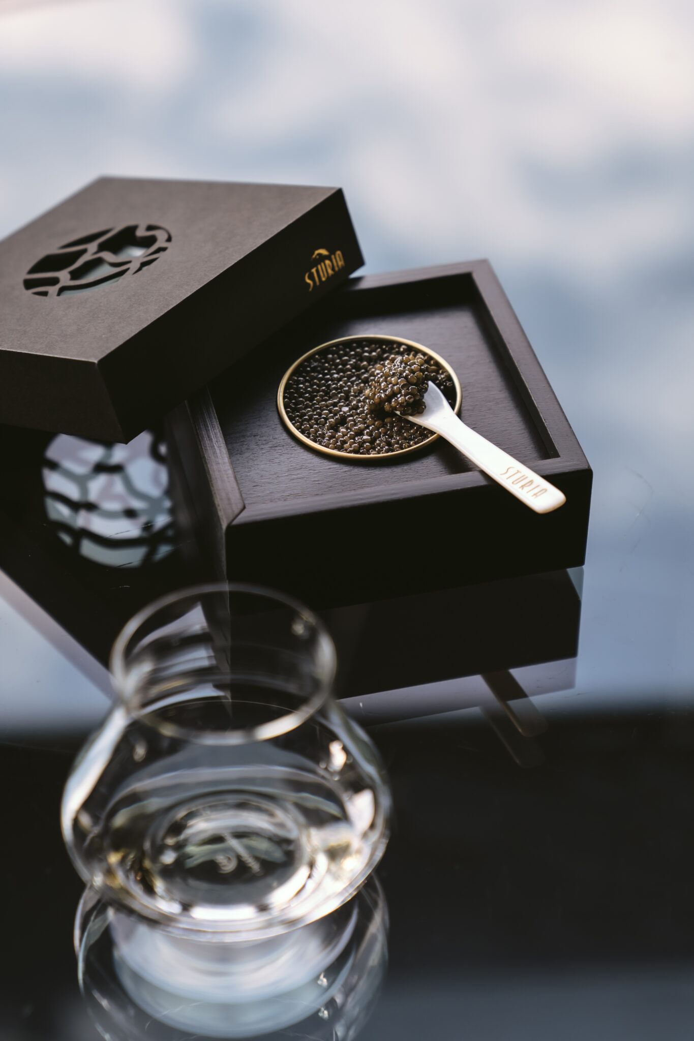 Caviar Sturia, Excellence et Éthique – SLOWWAY MAGAZINE